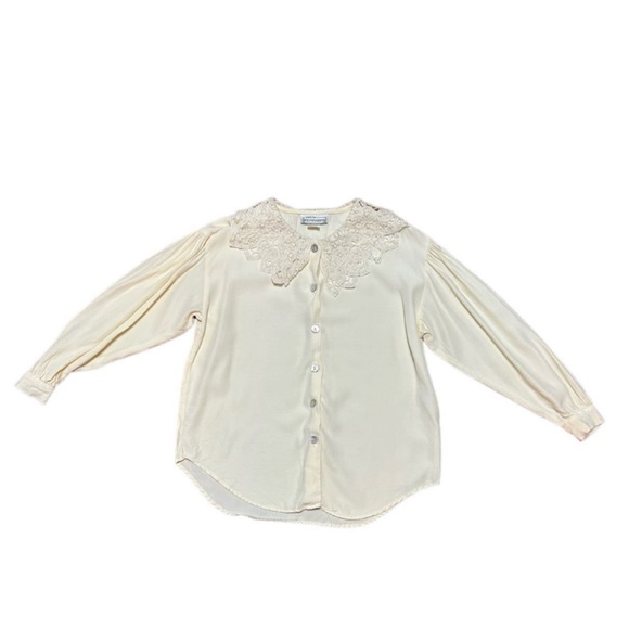 Vintage | Tops | Vintage Cottagecore Buttondown W Lace Collar Abalone ...